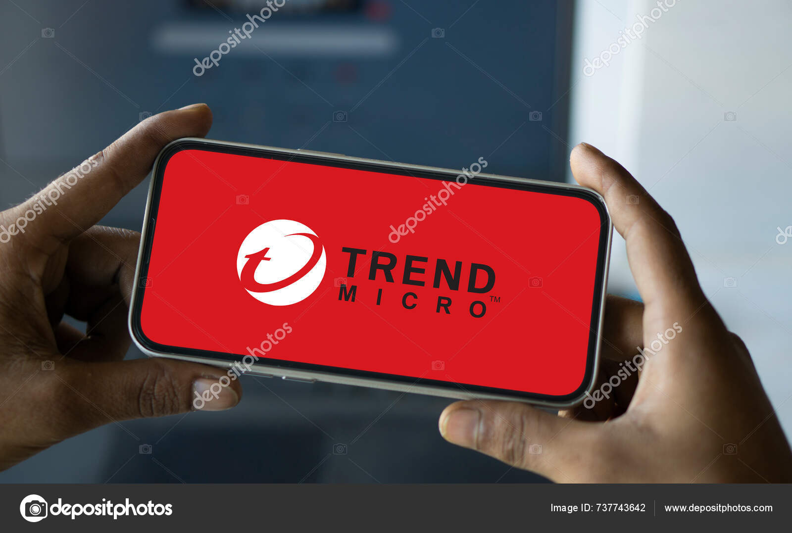 Dhaka Bangladesh Aug 2024 Trend Micro Inc Logo Displayed Smartphone — Stock Editorial Photo ...