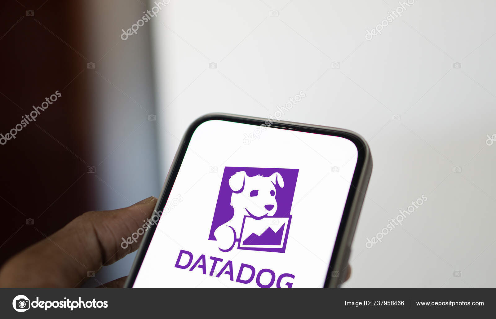 Dhaka Bangladesh Aug 2024 Datadog Logo Displayed Smartphone Datadog ...