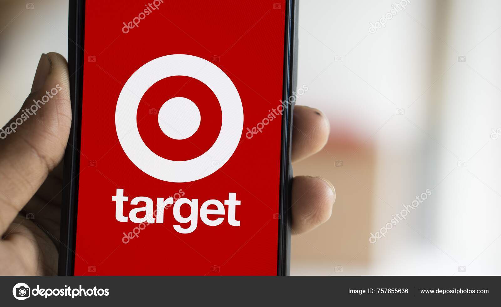 Dhaka Bangladesh Oct 2024 Target Logo Displayed Smartphone — Stock ...