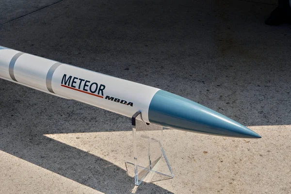 Primer plano de la cabeza de un misil aire-aire Meteor desarrollado por ...