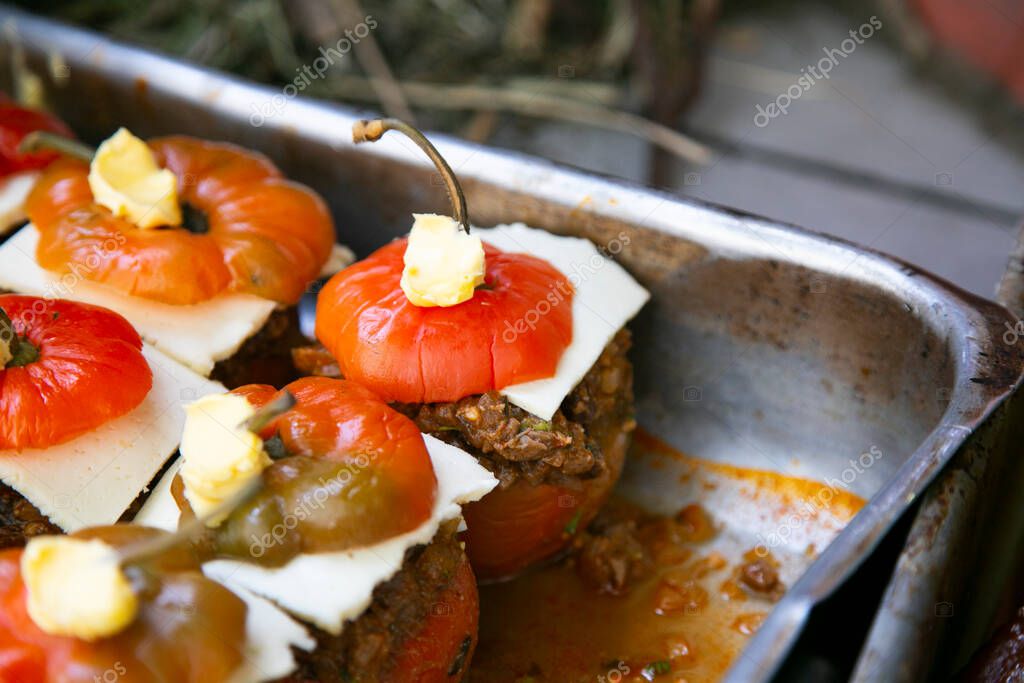 El rocoto relleno es un plato peruano de origen Arequipa, relleno con ...