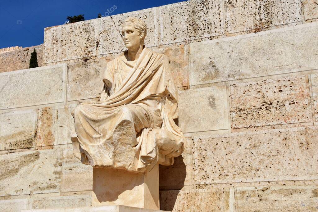 Antigua estatua de Menandro en la Acrópolis de Atenas, Grecia. 2024