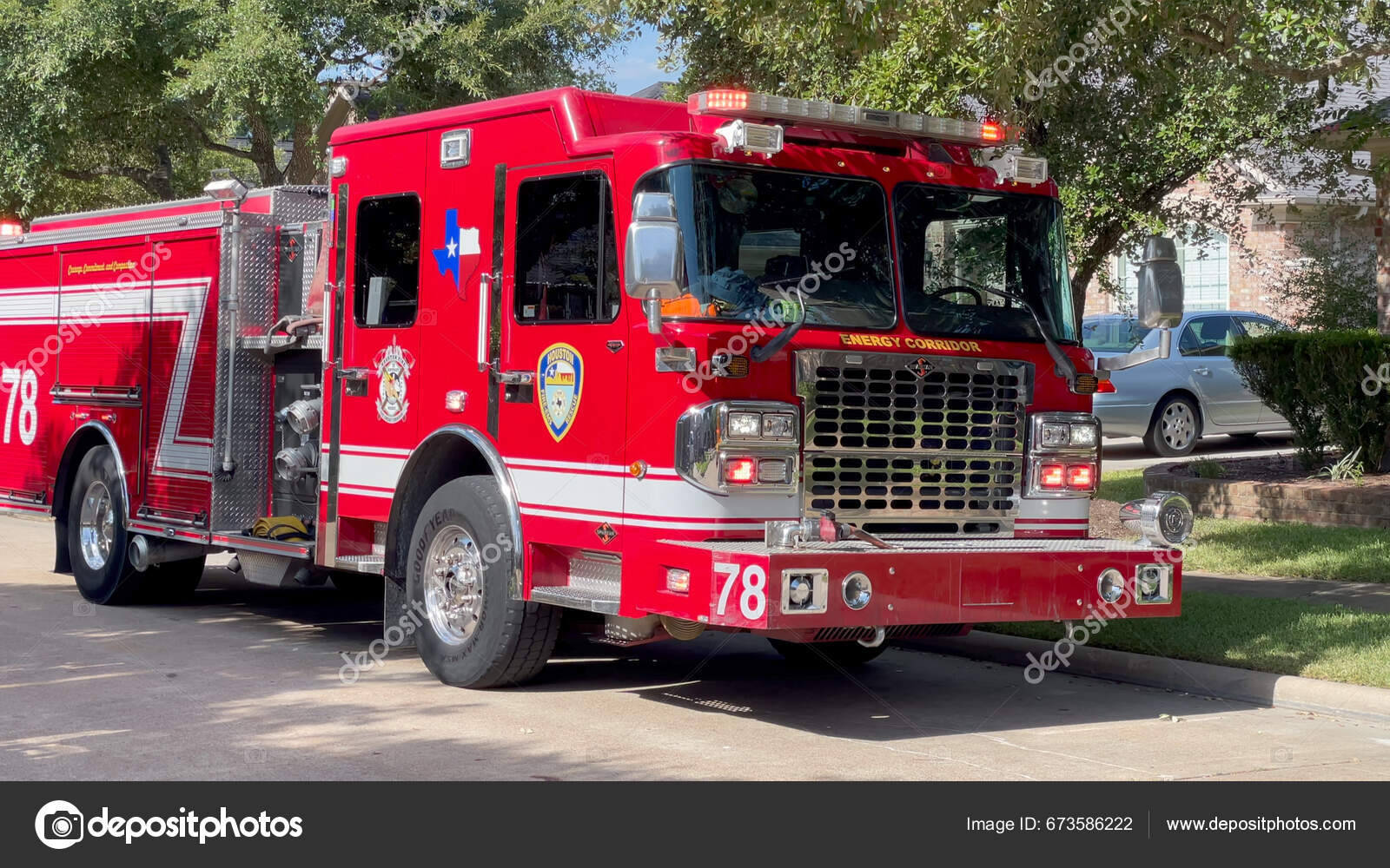 Fire Engine Sitting Neighborhood Its Lights Flashing — Stock Editorial ...