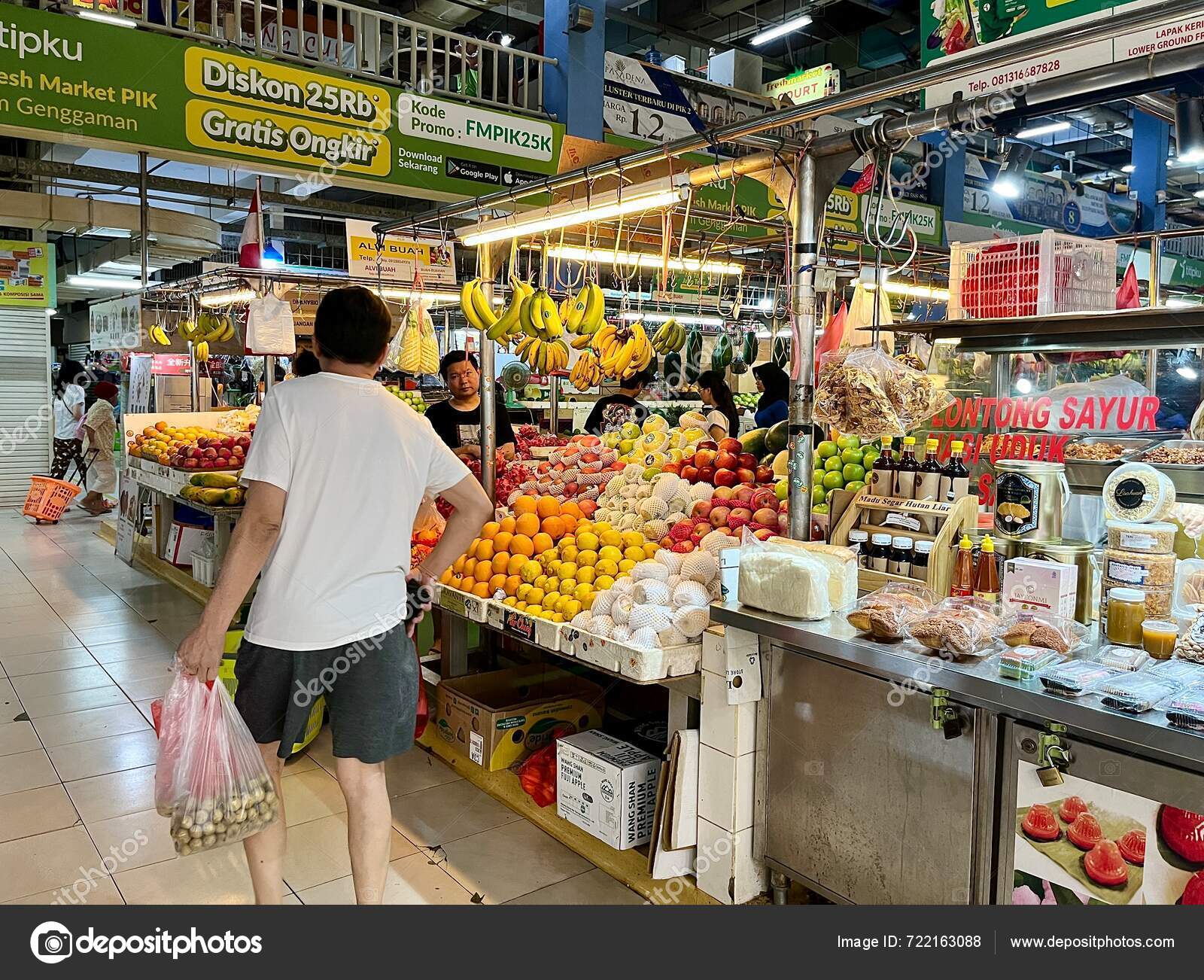 Jakarta Indonesia May 24Th 2024 Indoor Fresh Market Fruit Bazaar — Stock Editorial Photo ...