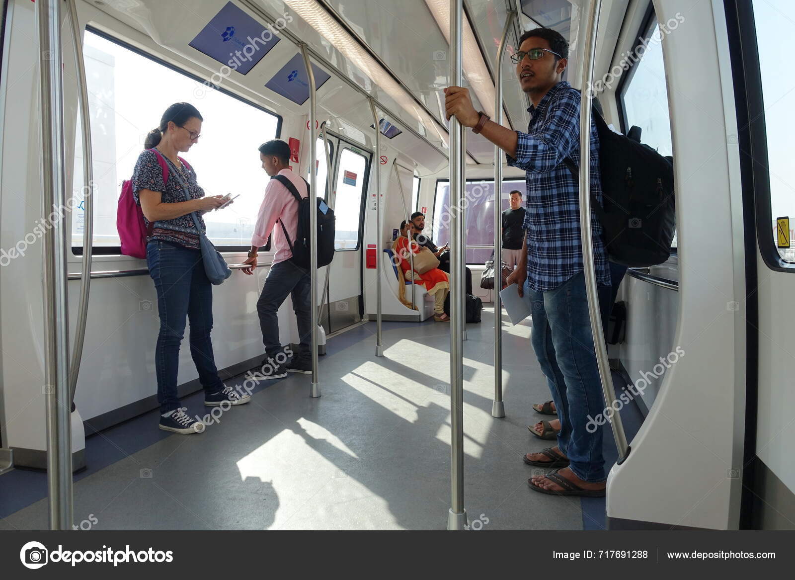 People Transfer Bus — Stock Editorial Photo © 1000Words #717691288