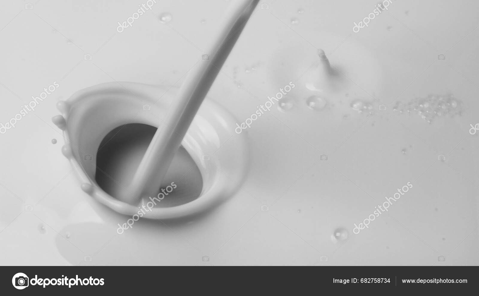 Chocolate Milk Splash Milk Pool — Stock Photo © rickyherawan84@gmail ...