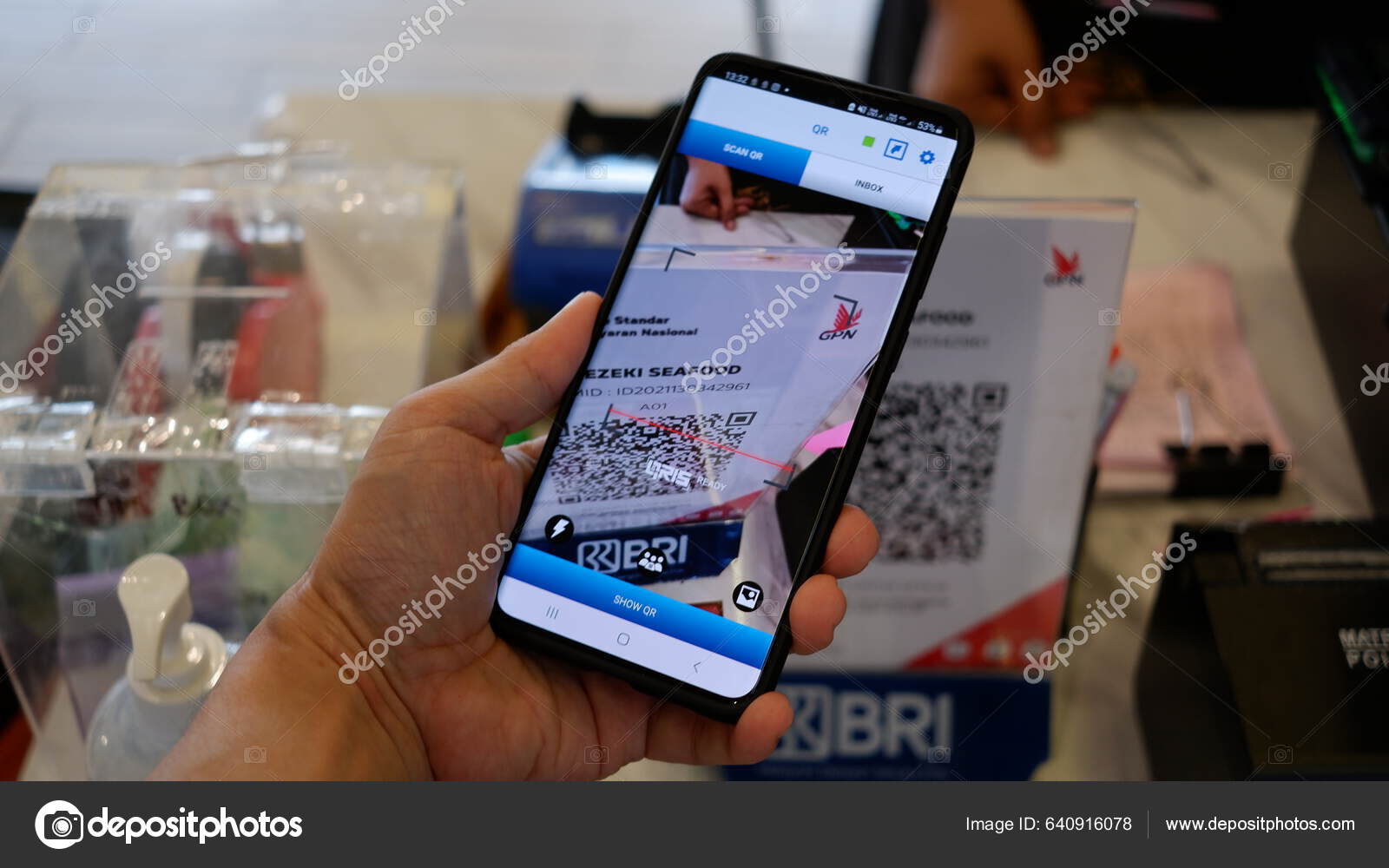 Qris Code Scan Smartphone Cashless Transaction Indonesia Cashless ...