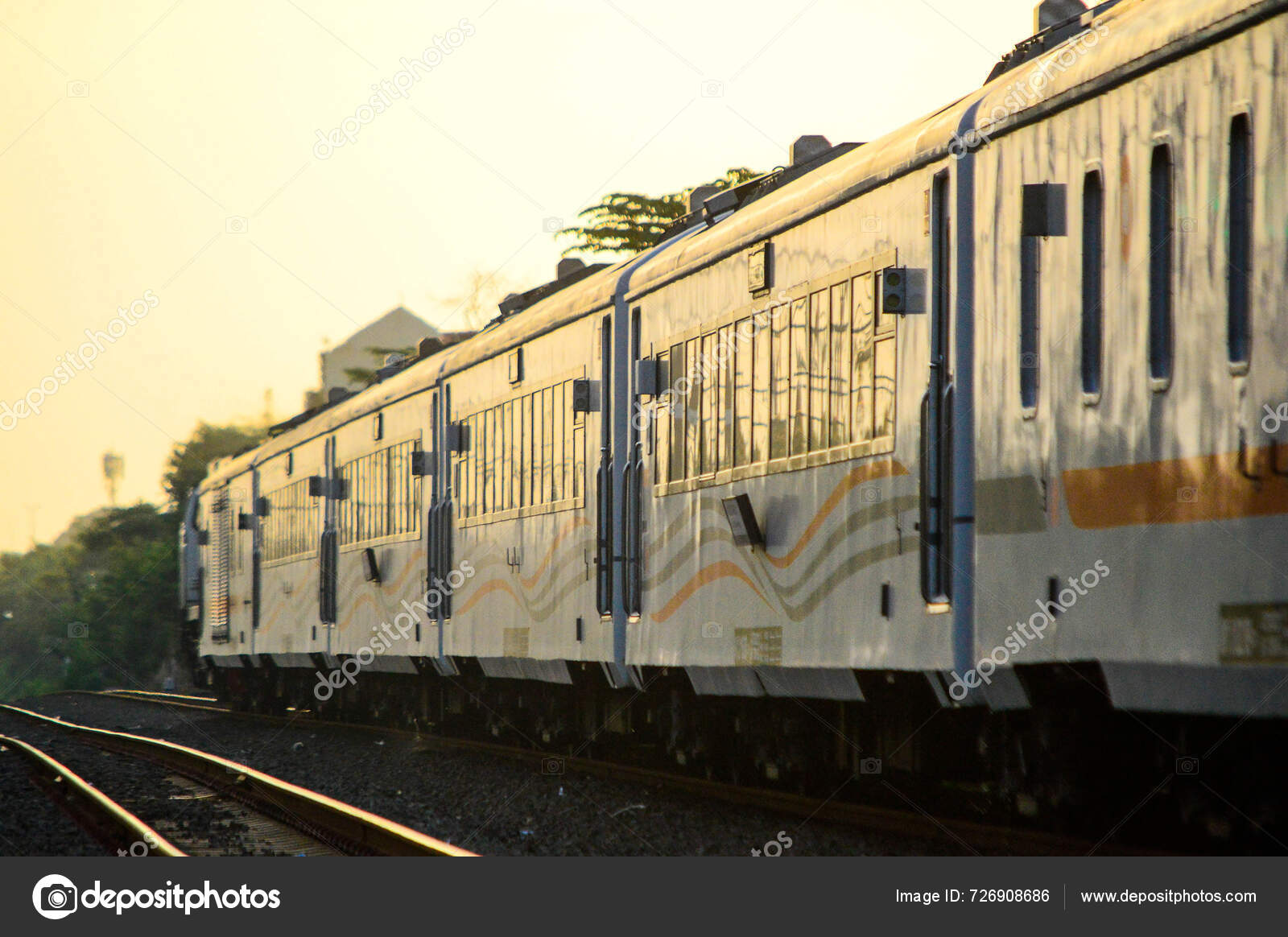 Side View Train Waiting Passengers Station Day — Stock Photo ...