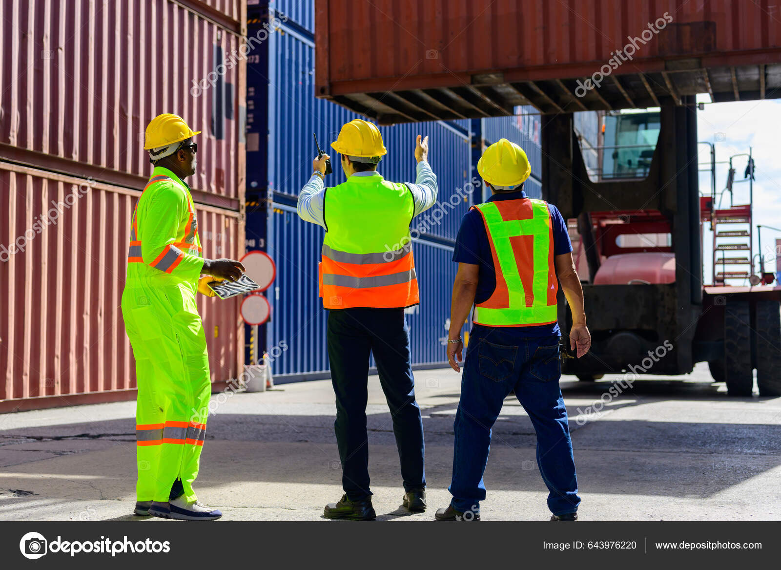 Warehouse Engineer Worker Working Container Yard Logistics ...