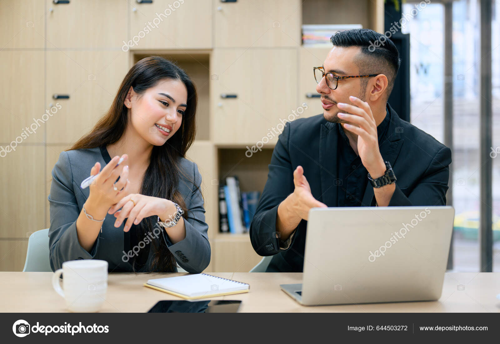 Group Business Team Meeting Brainstorming Office People Making Great ...