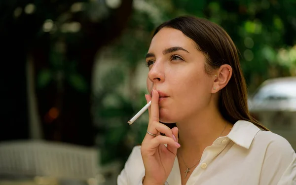 Caitlin stasey smoking Stock Photos, Royalty Free Caitlin stasey ...