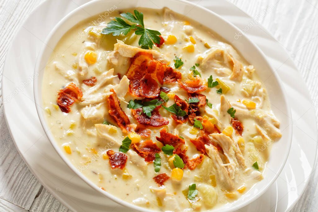Chowder de maíz de pollo, sopa rica y cremosa con pechuga de pollo ...