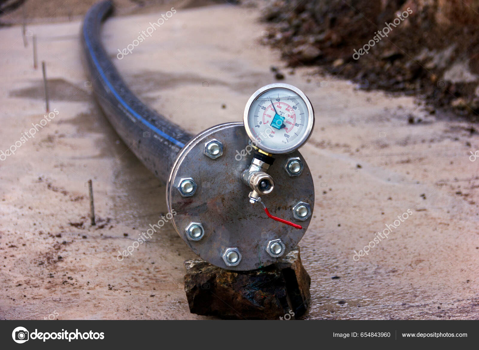 Hydrostatic Test Polyethylene Pipeline Stock Photo by ©Funtay 654843960 Hydrostatic Test Polyethylene Pipeline Stock Photo by ©Funtay 654843960