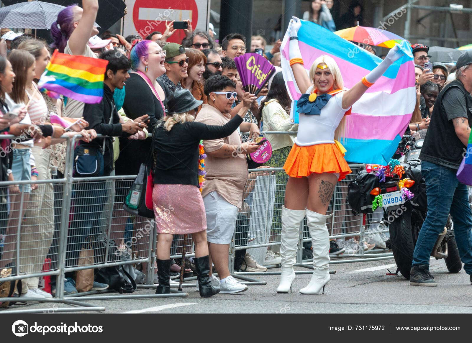 Toronto Canadá Junio 2024 Los Pueblos Participan Desfile Anual Del ...