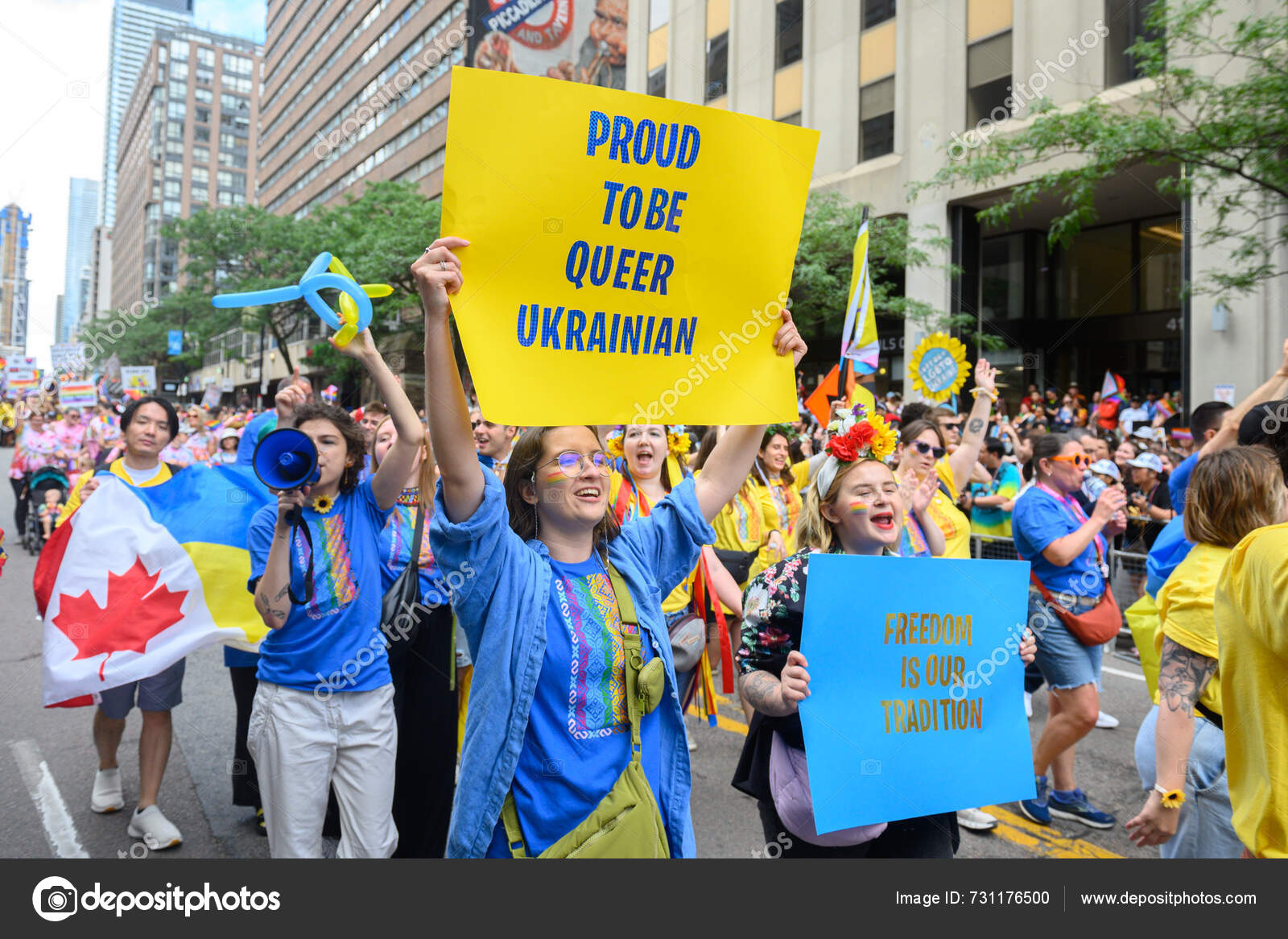 Toronto Canadá Junio 2024 Los Pueblos Participan Desfile Anual Del ...