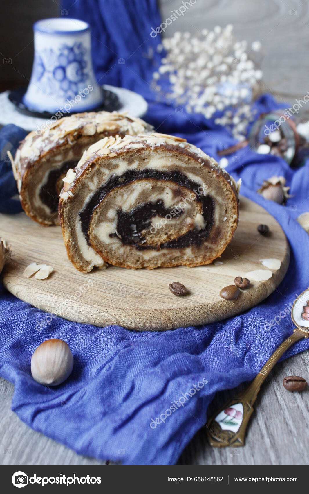 Sponge Roll Chocolate Custard — Stock Photo © laran2 #656148862