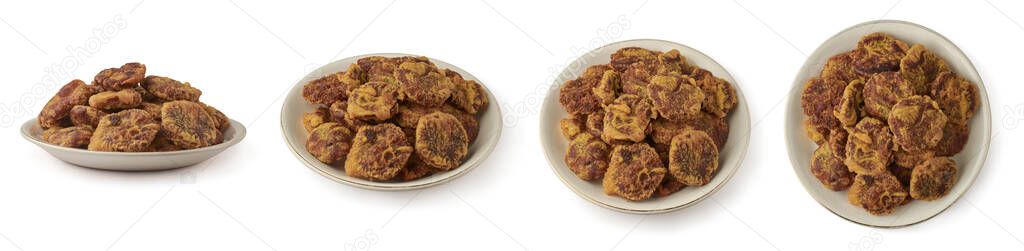 plato de caramelos mung bean, también conocido como mung kavum, dulces ...