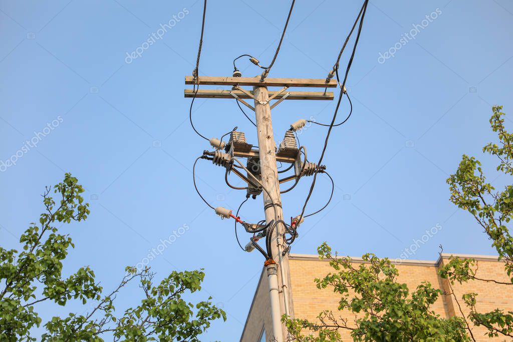 líneas eléctricas y líneas de telecomunicaciones simbolizan la ...