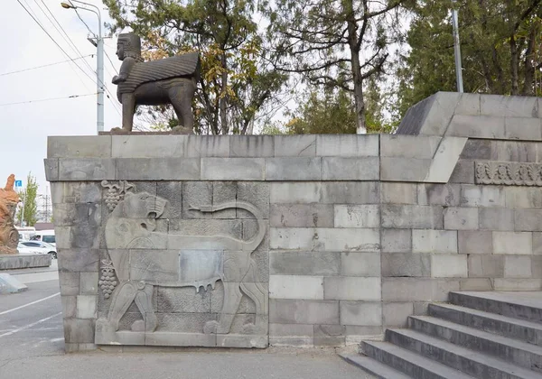 Black panther statue Stock Photos, Royalty Free Black panther statue Images | Depositphotos