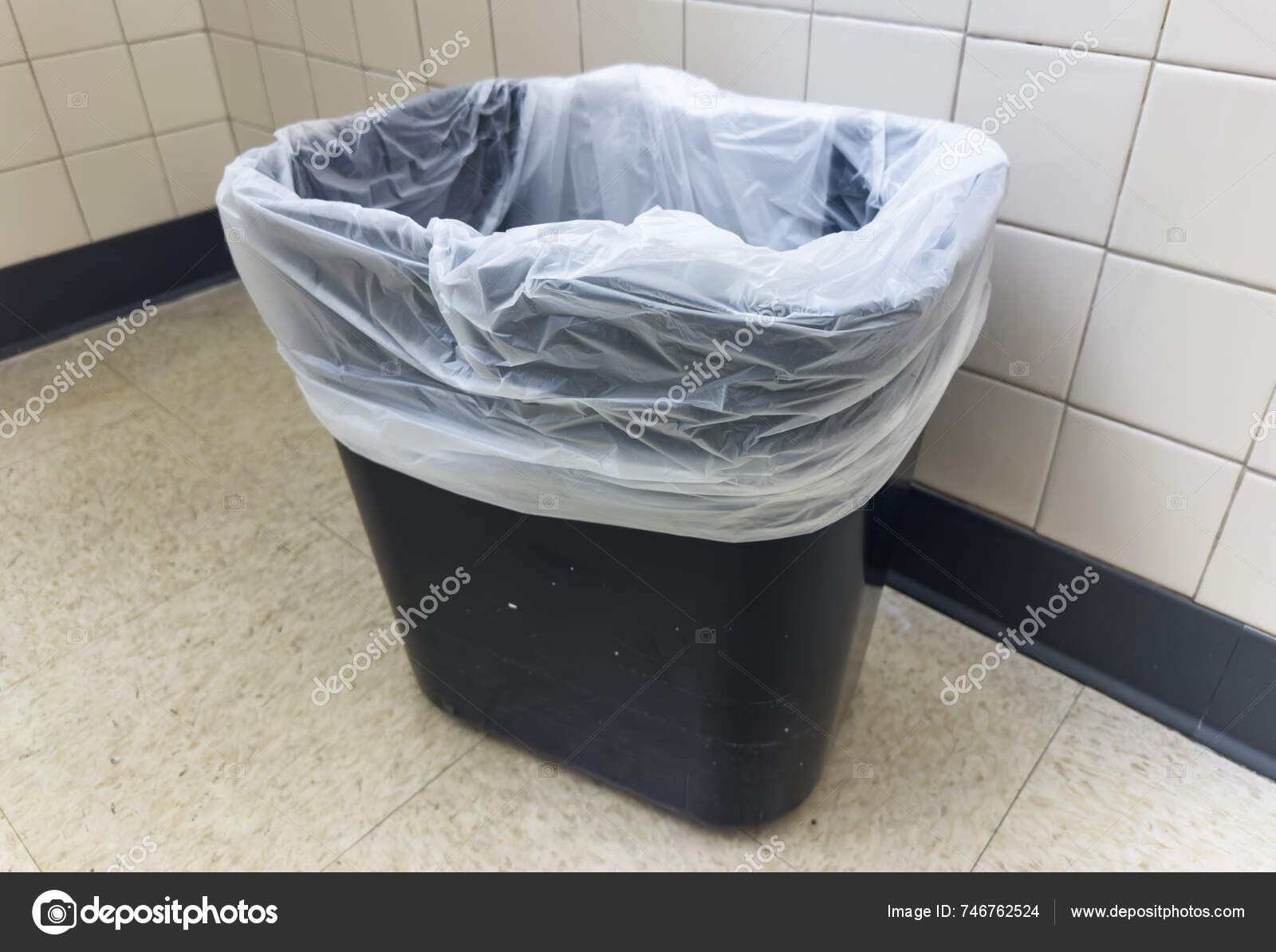 Trash Bag Garbage Bin — Stock Photo © isaaclee1112 #746762524