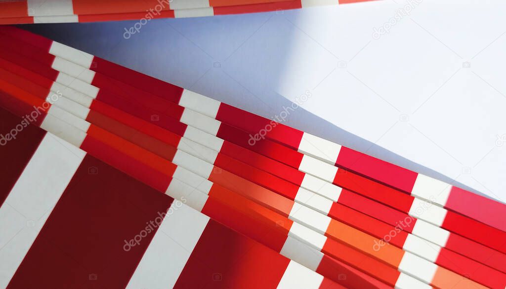 Pantone Color Matching System. Paleta roja sobre fondo blanco. Sistema ...