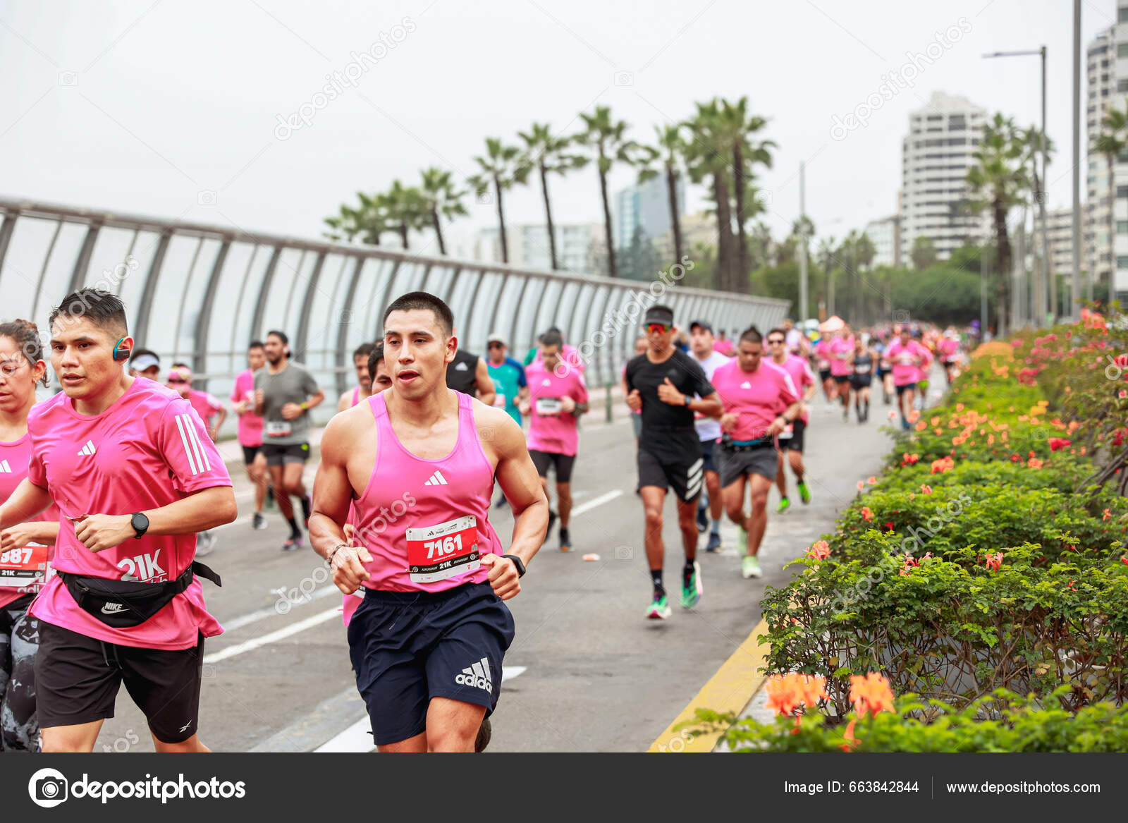 Lima Perú Mayo 2023 Atletas Compiten Maratón Lima 42K 2023 — Foto ...