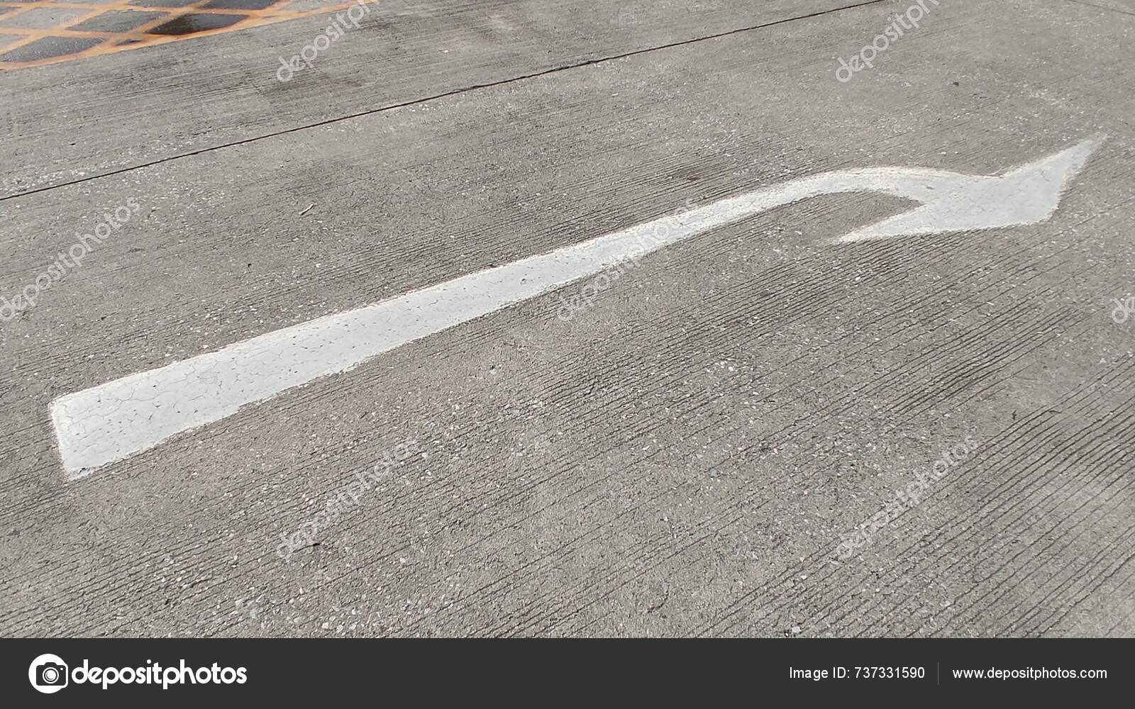 White Arrow Sign Asphalt — Stock Photo © boontianpo #737331590