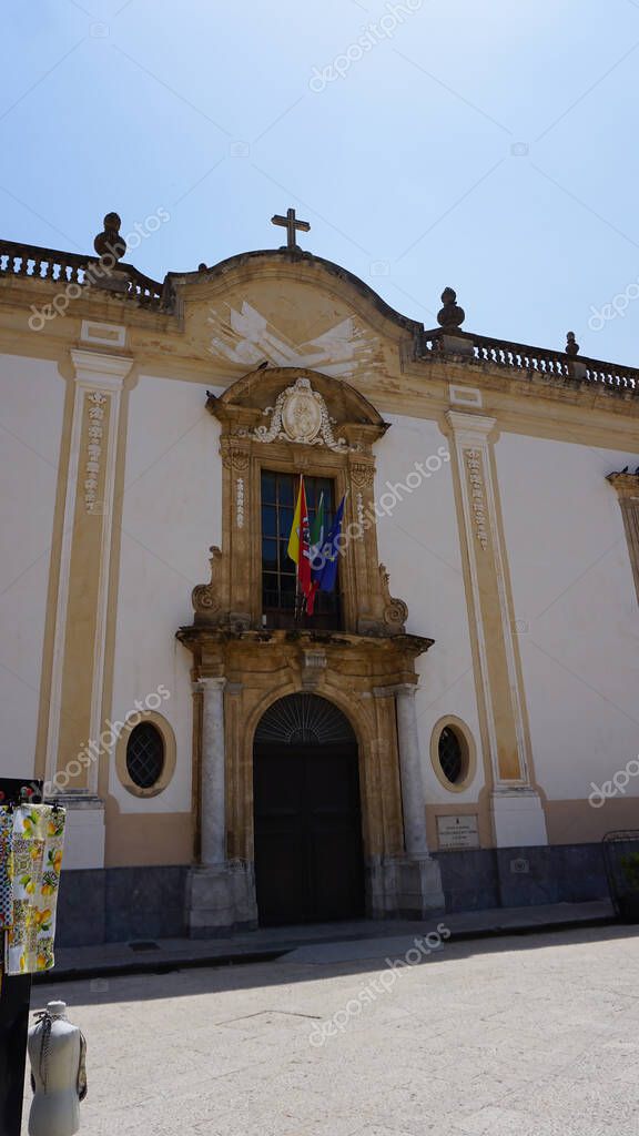 Monreale, Italia - 26 de mayo de 2023: Escénica vista exterior de La Civica Galleria d 'Arte ...
