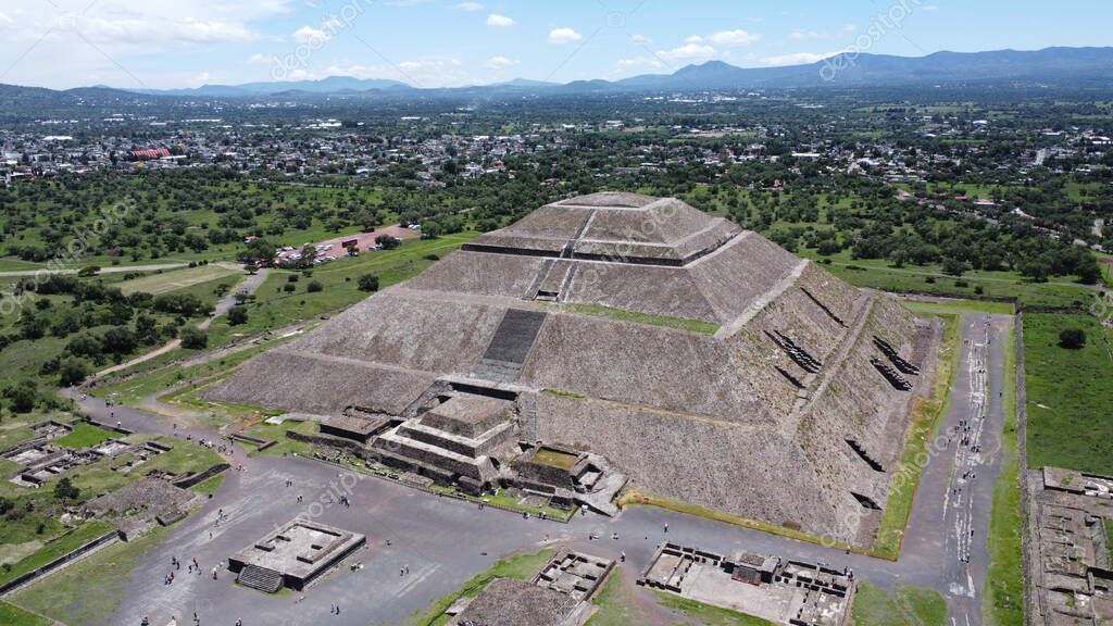 La Pir mide del Sol es el edificio m s grande de Teotihuac n, y uno de los m s grandes de Mesoam ...
