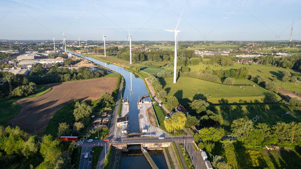 Sluis van Lot, kanaal Brussel, Charleroi, Lot, Beersel, 18 de mayo de ...