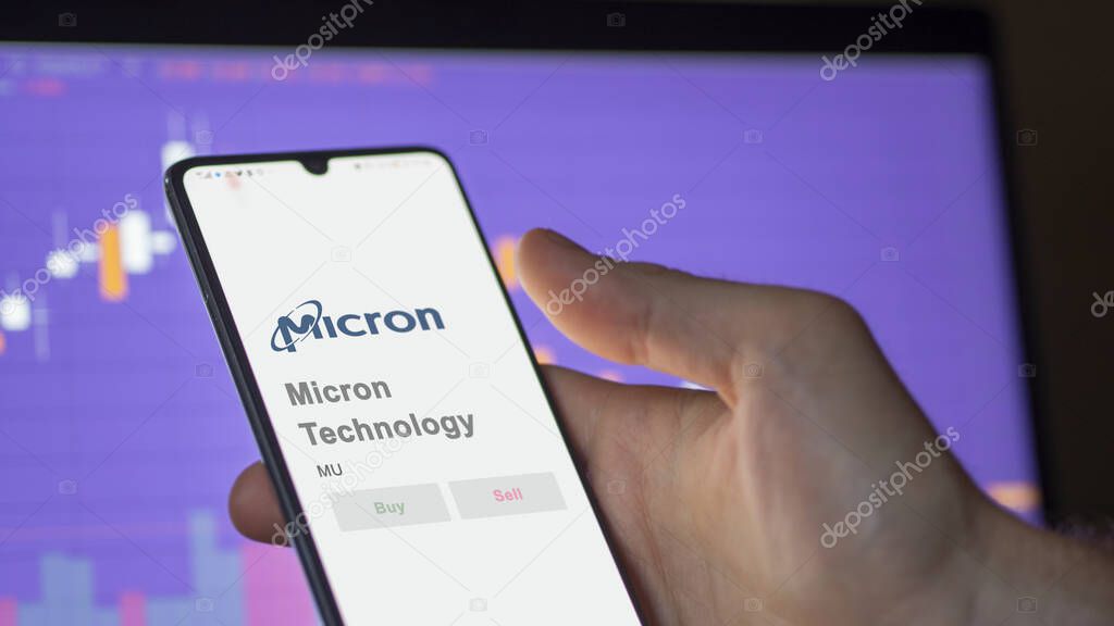 04 de abril 2024. El logotipo de Micron Technology en la pantalla de un ...