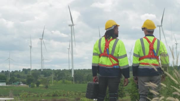 Smart Professional Engineers Working Fieldwork Outdoor Workers Meeting ...