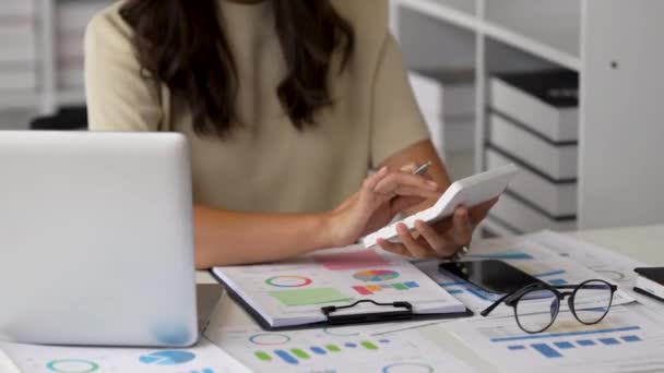 979 vídeos de Calcular o salário, metraje de Calcular o salário sin ...