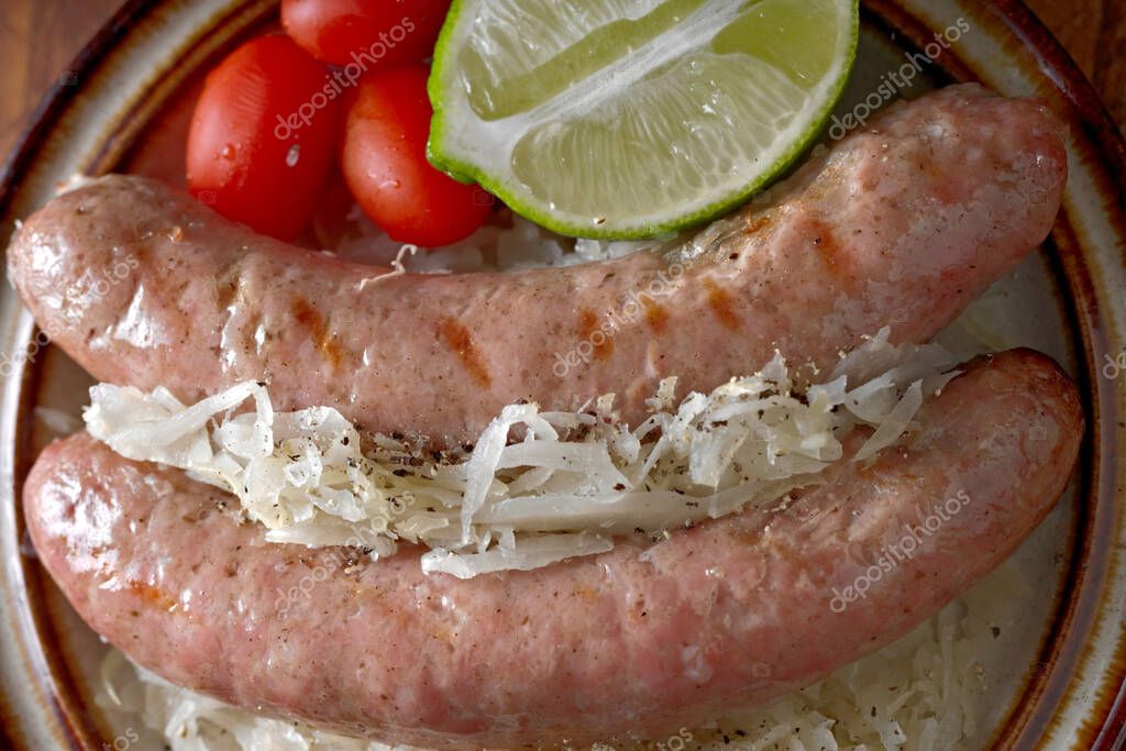 Imagen de primer plano 4K Ultra HD de salchicha y col alemana a la ...