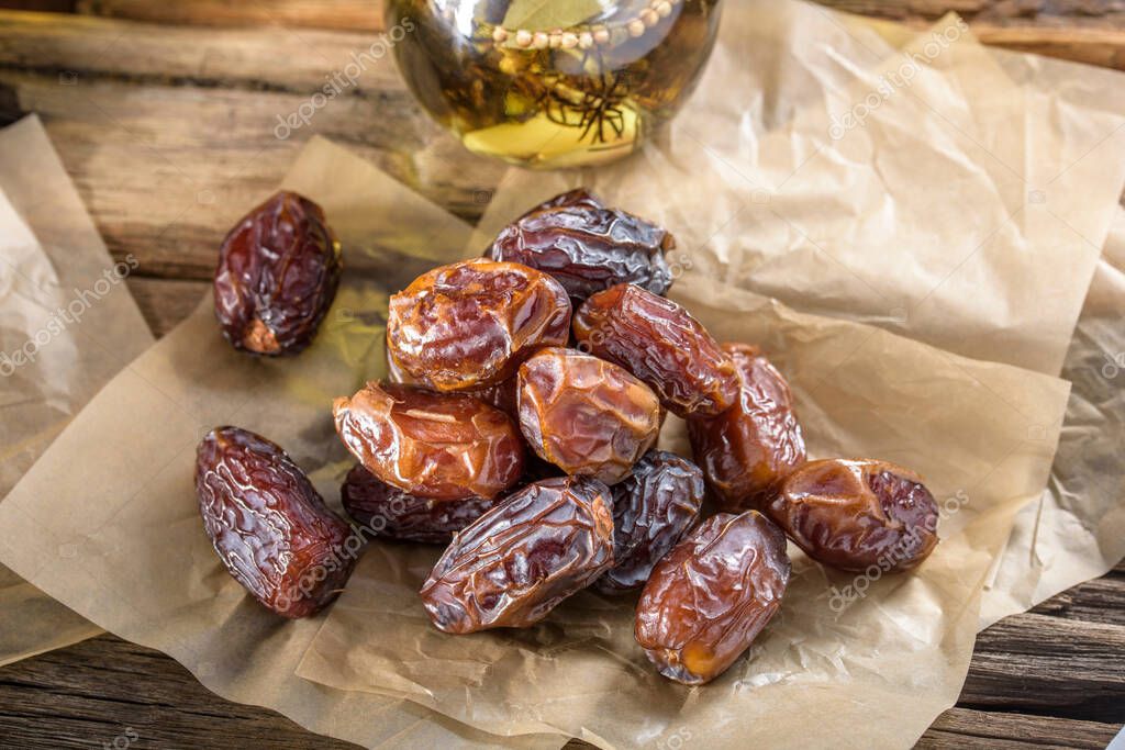 Close-Up 4K Ultra HD Imagen de fechas secas con un corte 2024