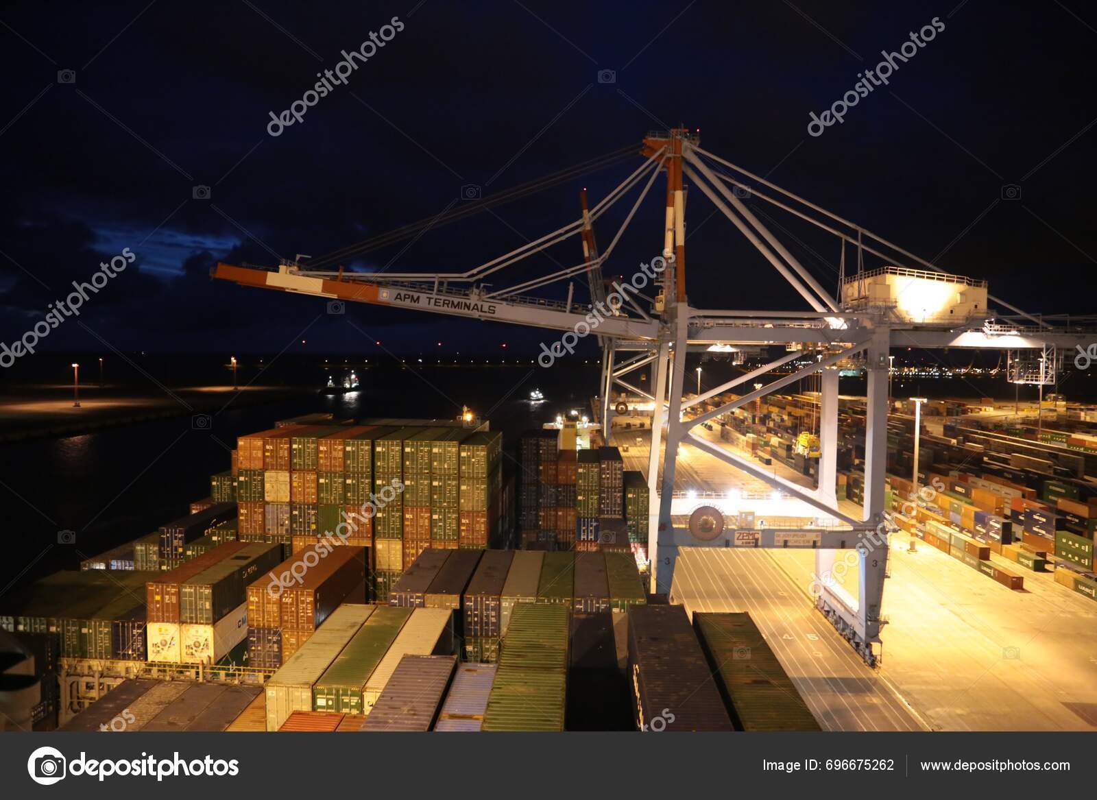 Container Terminal Cargo Ship Port — Stock Photo © psdmania #696675262