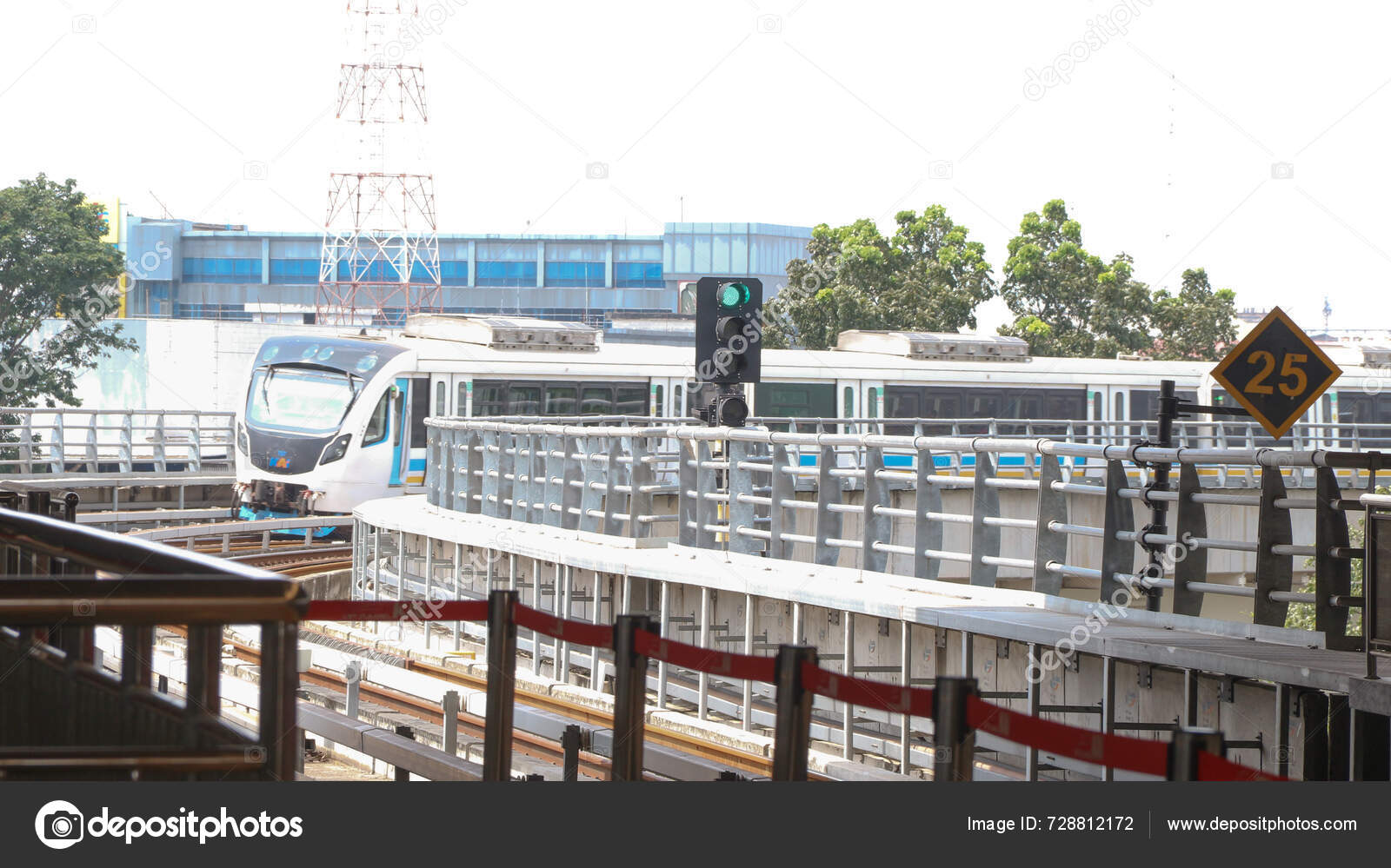 Lrt Train Arrives Station — Stock Editorial Photo © r4tu.dokumen@gmail ...
