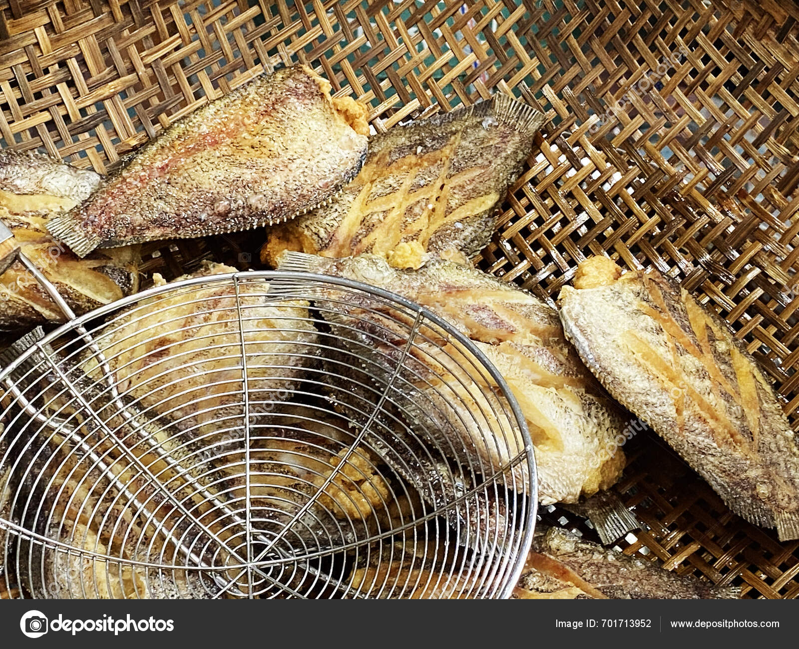 Deep Fried Snakeskin Gourami Fish Spawns White Arches Oil Paper — Stock ...