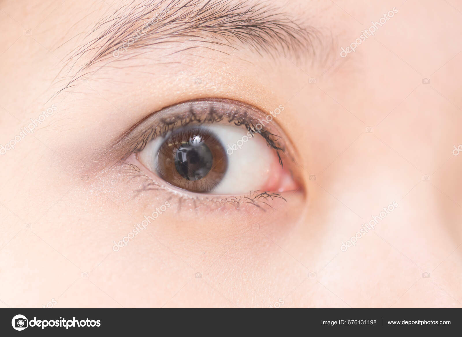 Close Asian Woman Eye — Stock Photo © Paylessimages #676131198