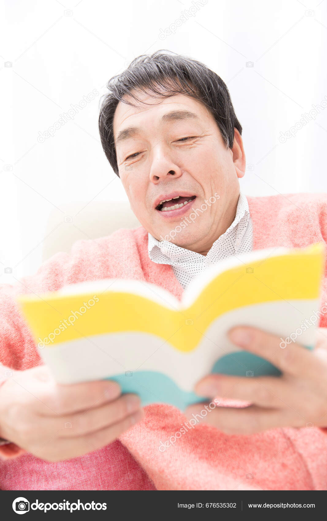 Portrait Japanese Reading Book — Stock Photo © Paylessimages #676535302