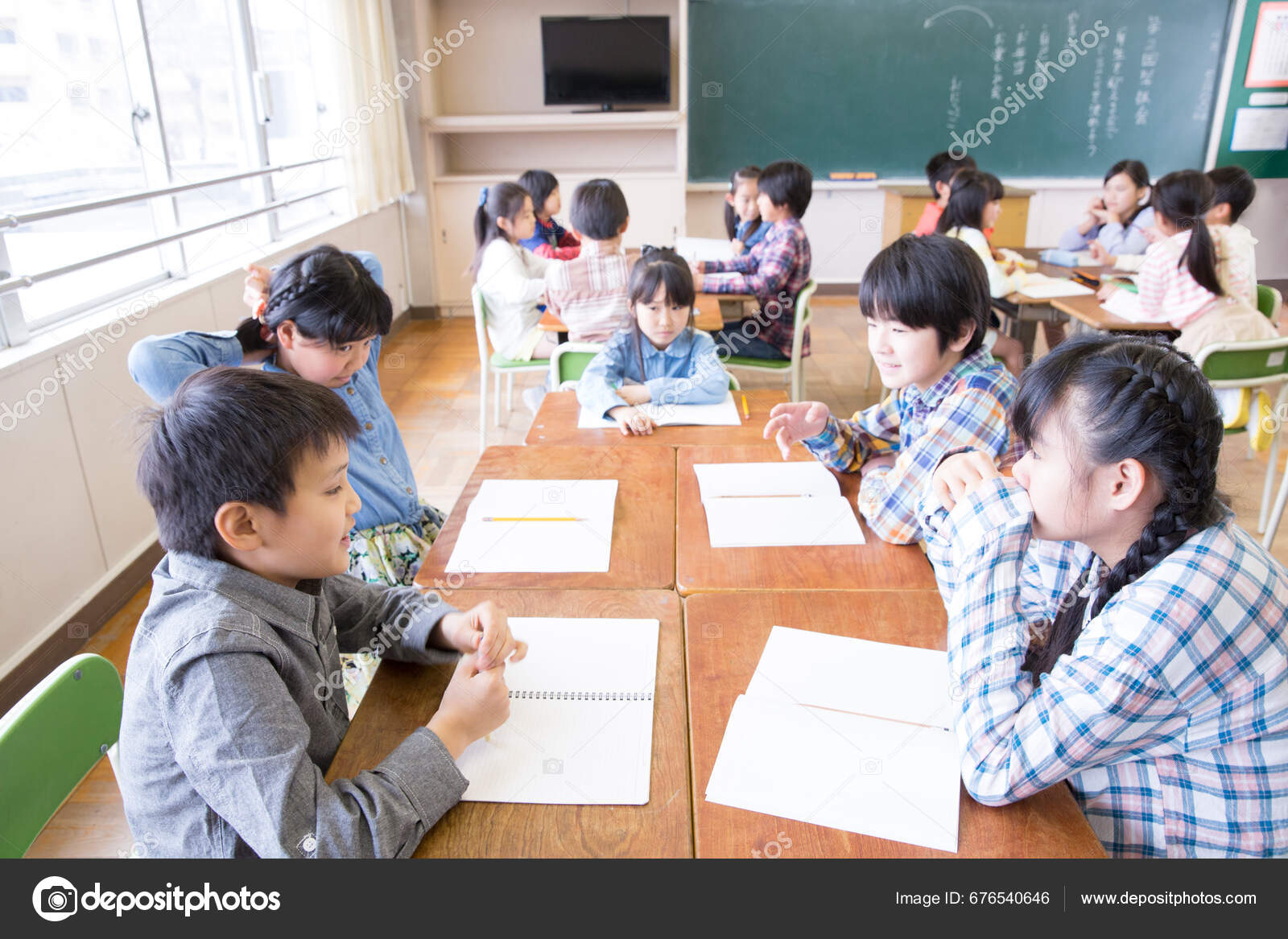 Japanese Children Working Together Classroom Teamwork Concept — Stock ...