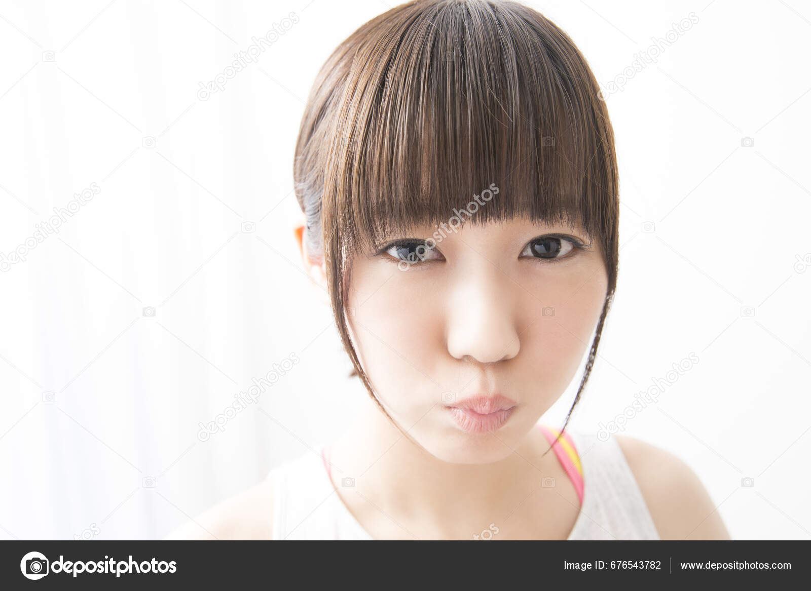 Portrait Beautiful Young Asian Woman — Stock Photo © Paylessimages #676543782