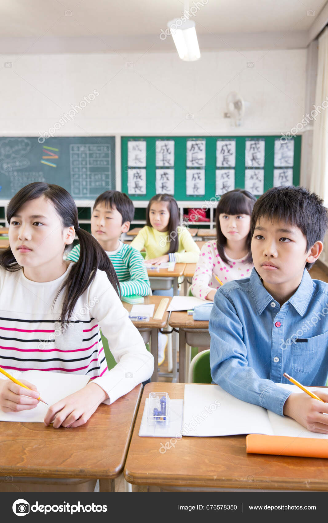Asian School Children Studying Classroom — Stock Photo © Paylessimages ...