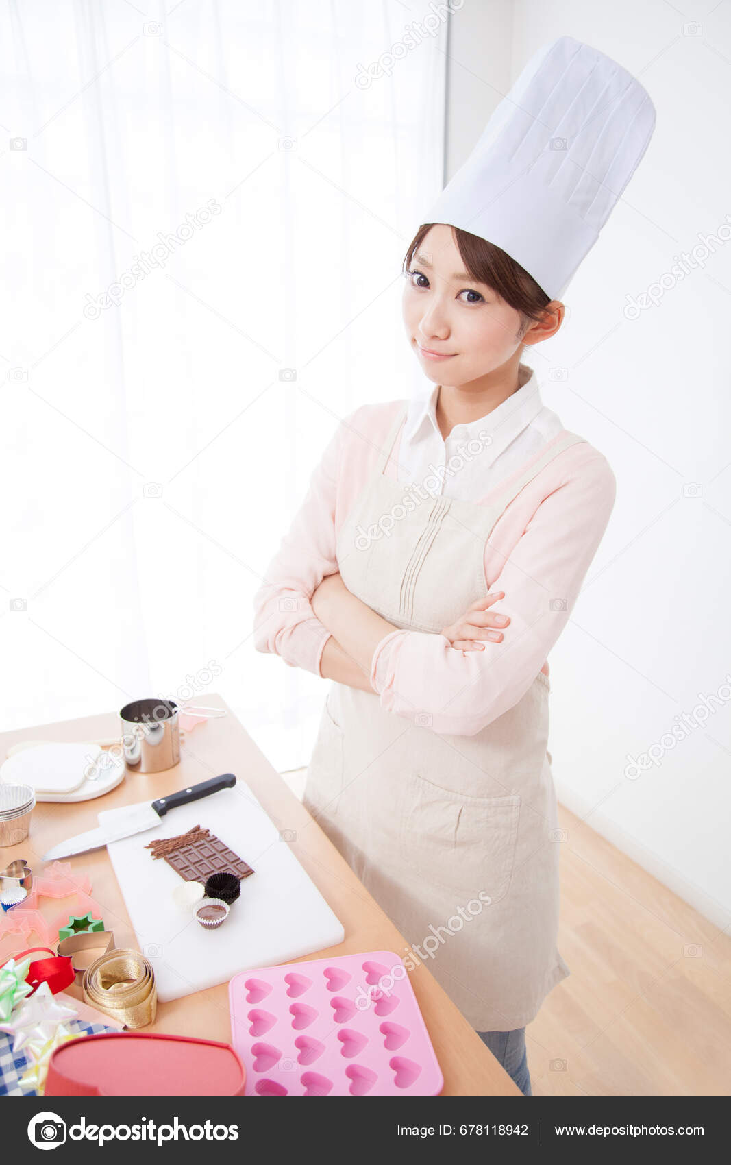 Asian Female Chef Baker Close Portrait — Stock Photo © Paylessimages ...