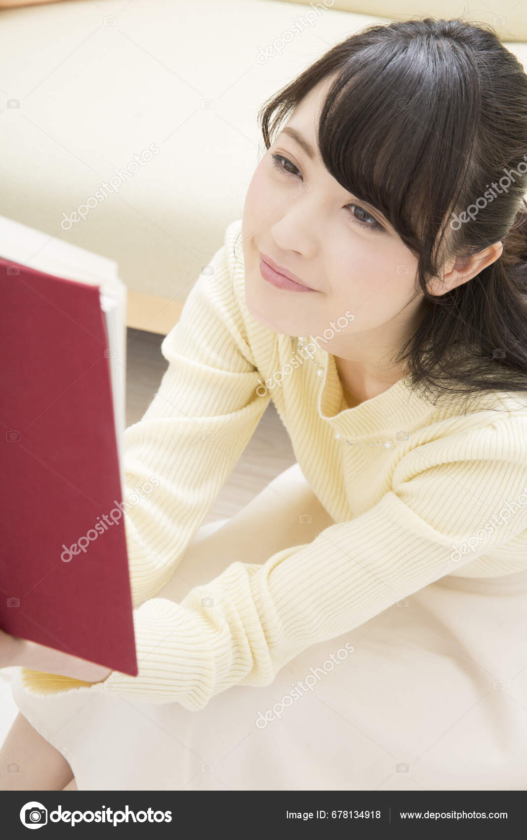 Beautiful Asian Woman Reading Book Home — Stock Photo © Paylessimages ...