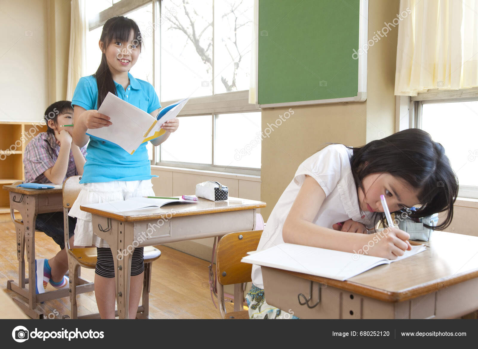Portrait Young Asian Students Classroom — Stock Editorial Photo ...