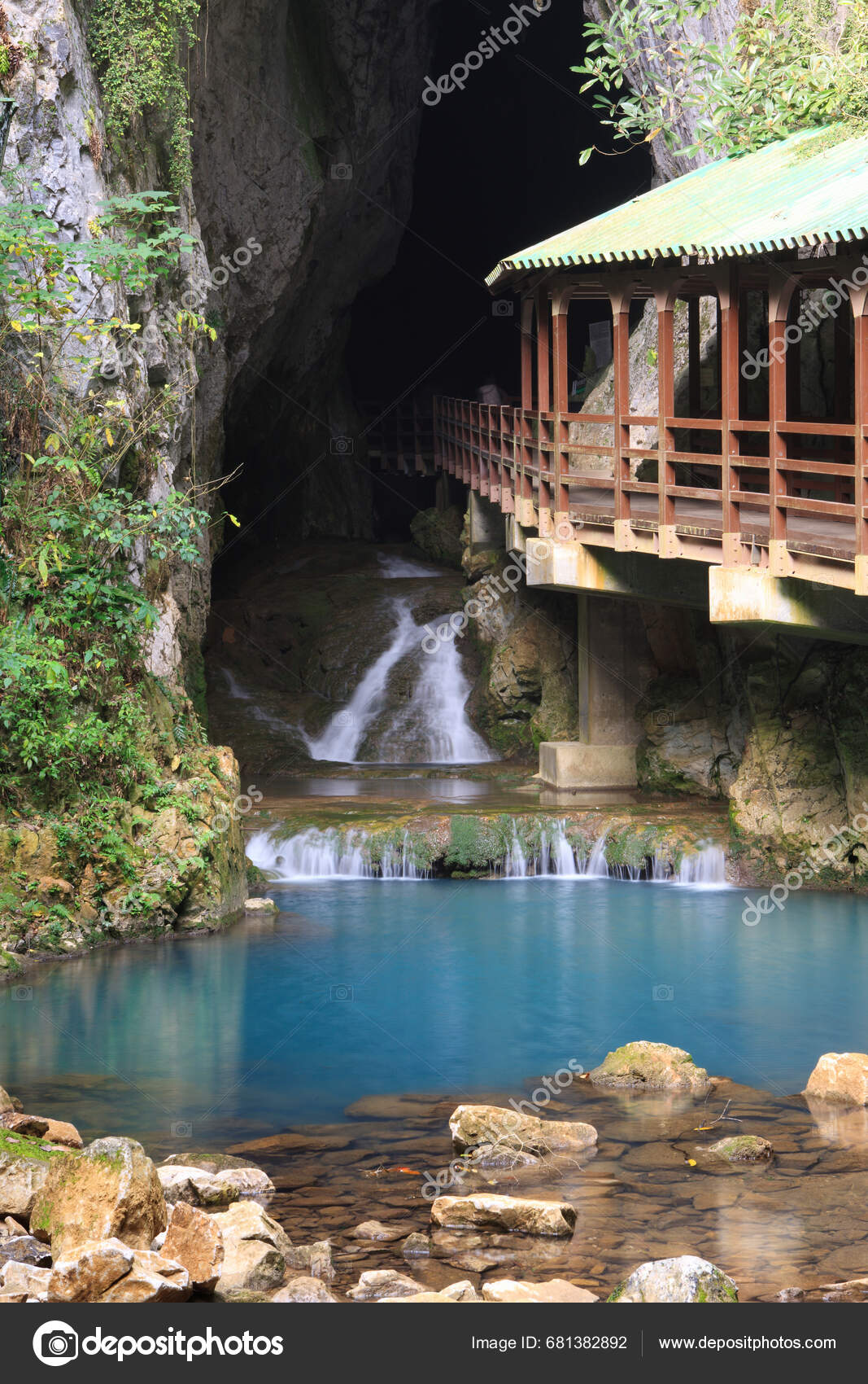 Entrance Akiyoshidai Cave Japans Longest Largest Limestone Cave ...