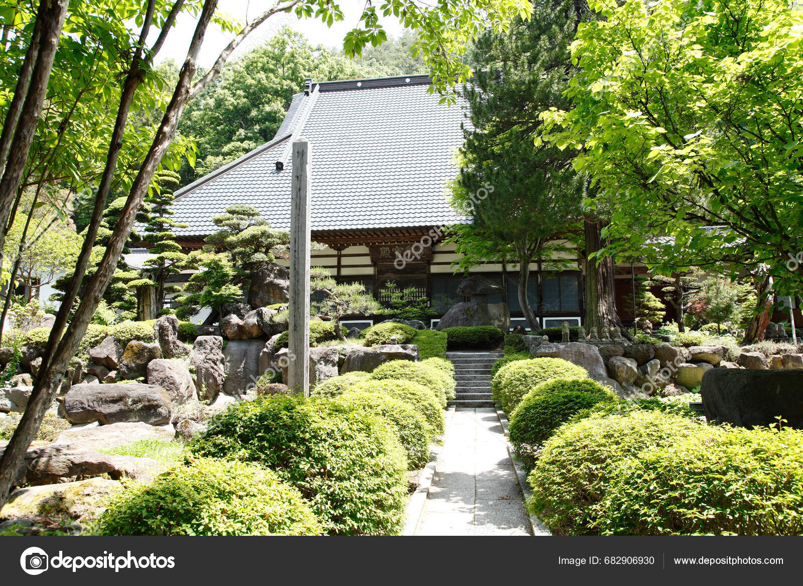 Charming Snapshot Ancient Japanese Shrine — Stock Photo © Paylessimages ...