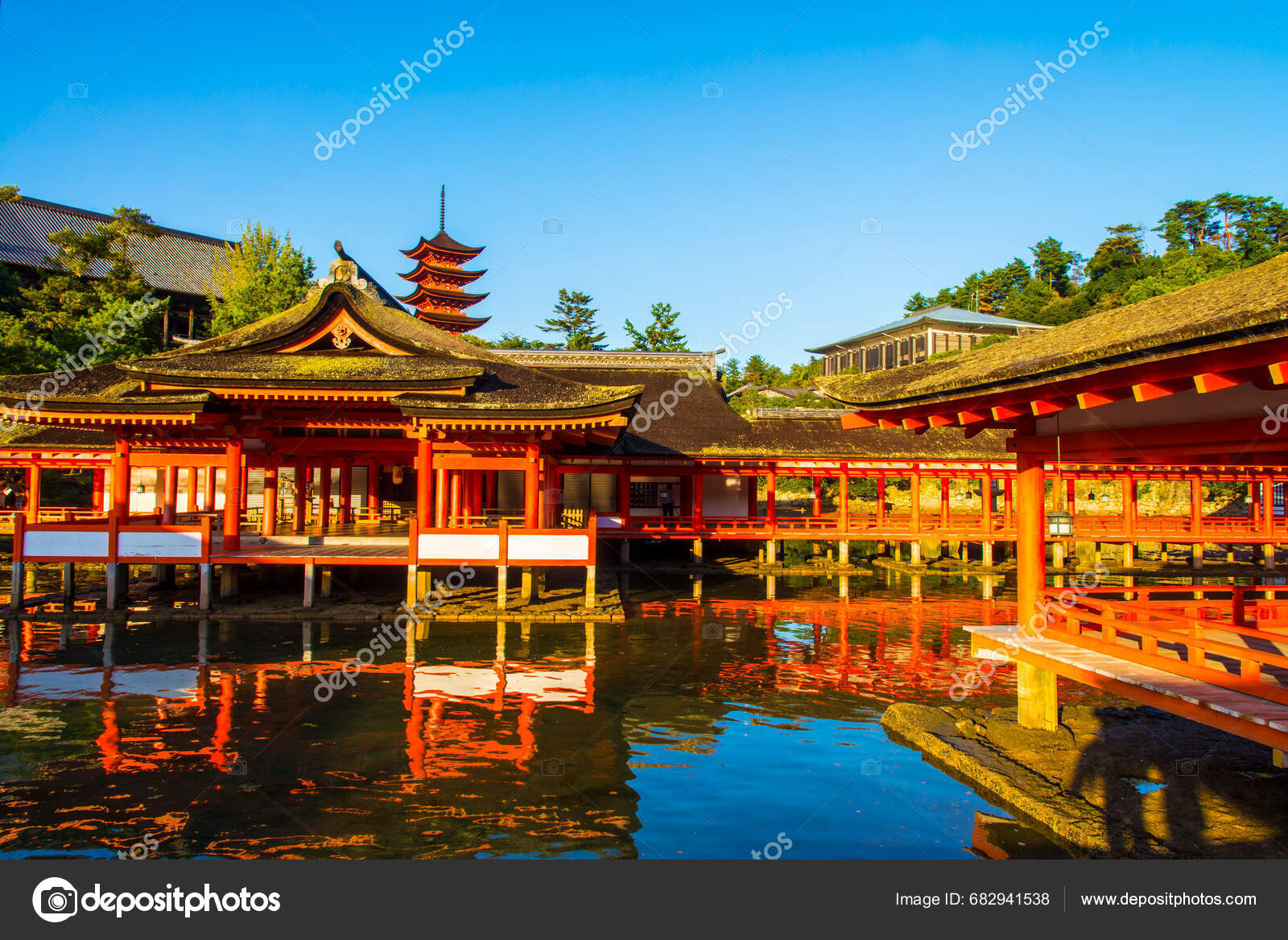 Beautiful Itsukushima Shrine Miyajima Japan — Stock Editorial Photo ...