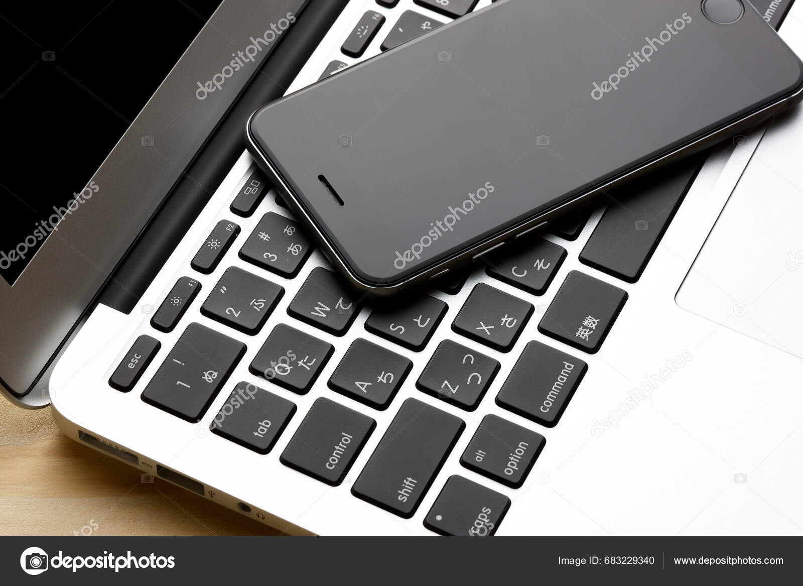 Modern Laptop White Table — Stock Photo © Paylessimages #683229340